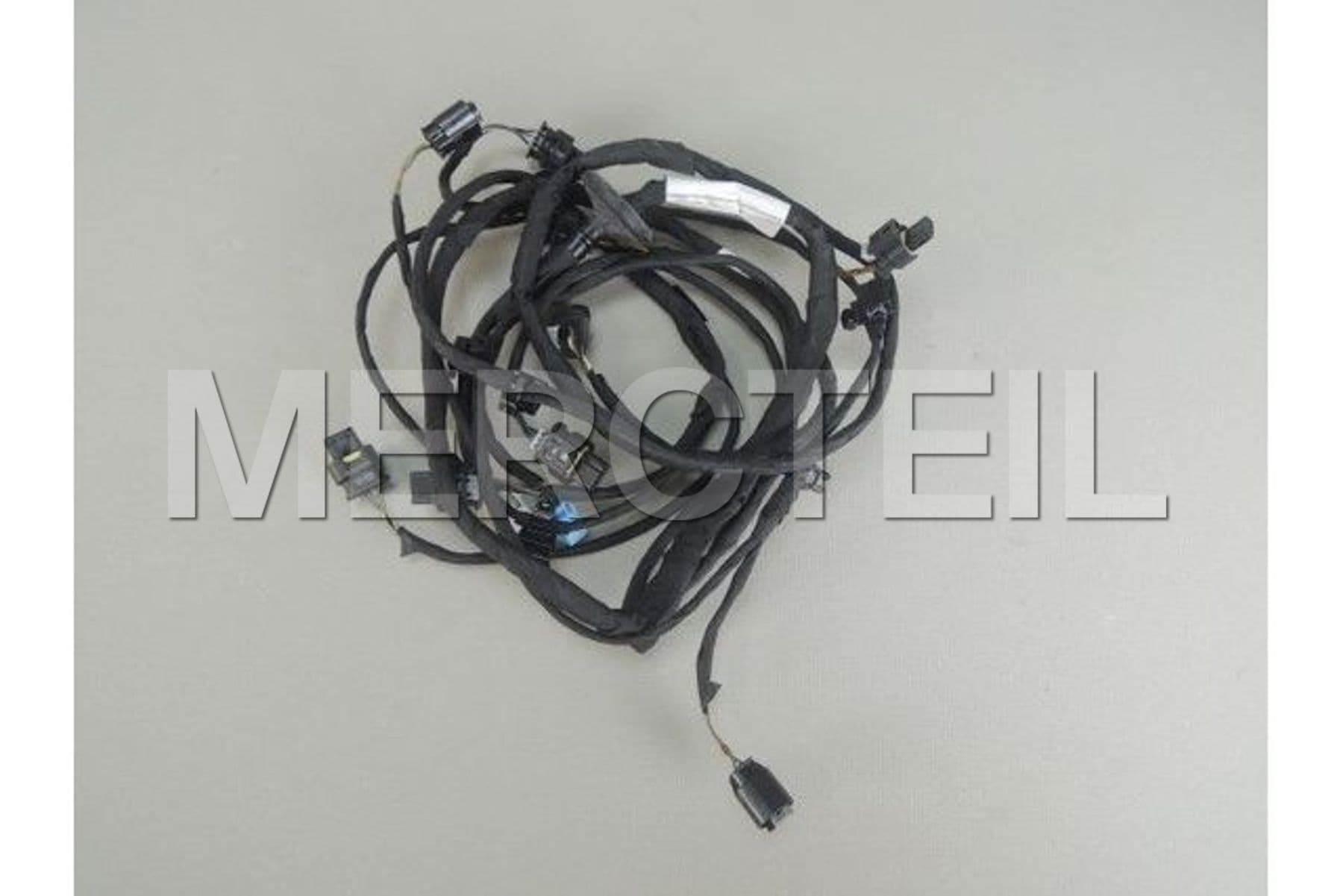 Buy the spare part Mercedes-Benz A2054401134 electrical wiring harness