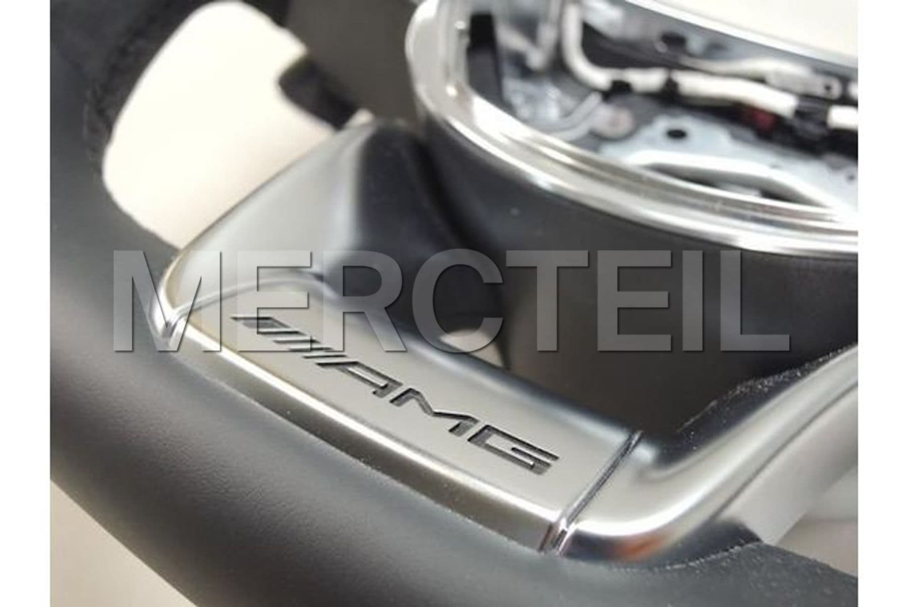 Buy the spare part Mercedes-Benz A20546026039E38 steering wheel