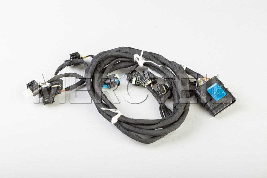 Buy the spare part Mercedes-Benz A205540400764 electrical wiring harness