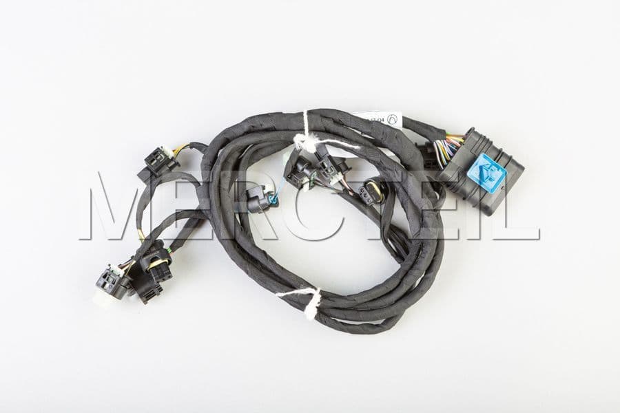 Buy the spare part Mercedes-Benz A205540400764 electrical wiring harness
