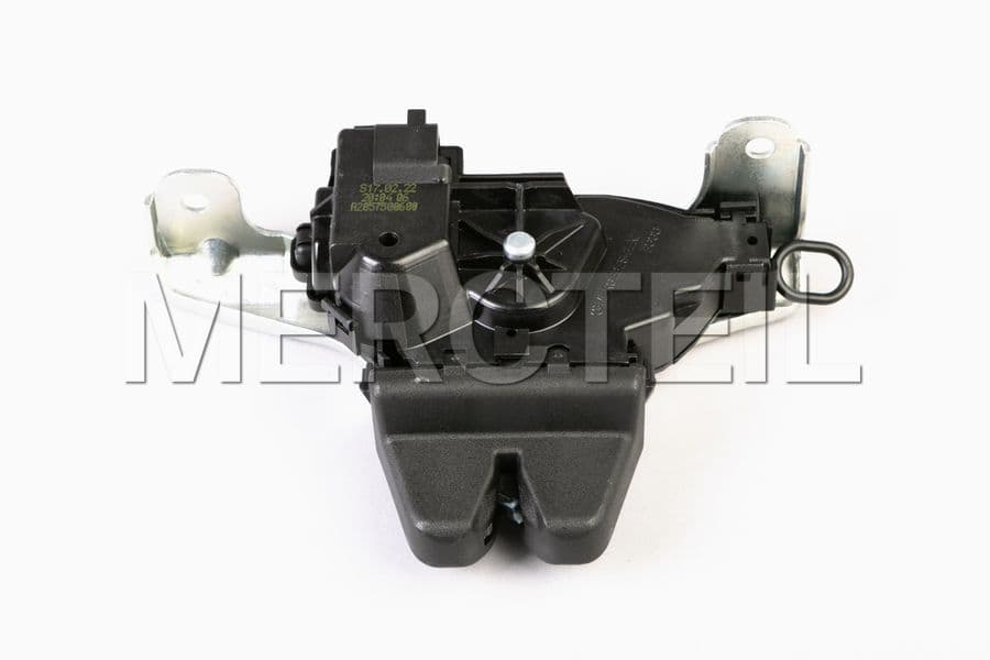 Buy the spare part Mercedes-Benz A2057500600 lock