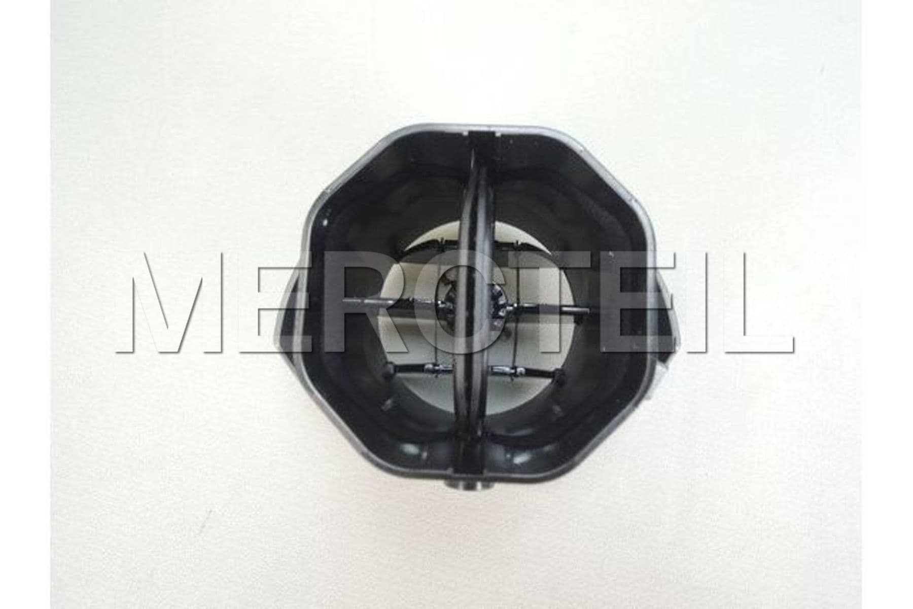 Buy the spare part Mercedes-Benz A2058303900 air nozzle