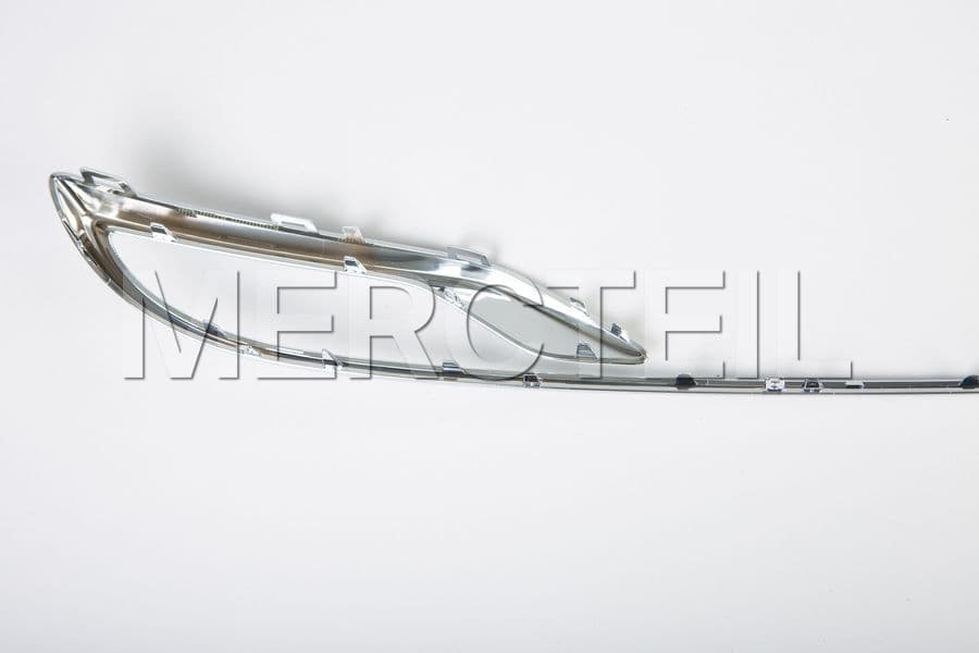 Buy the spare part Mercedes-Benz A2058850201 trim strip