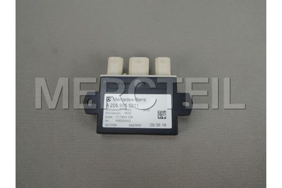 Buy the spare part Mercedes-Benz A2059055211 rear switching module