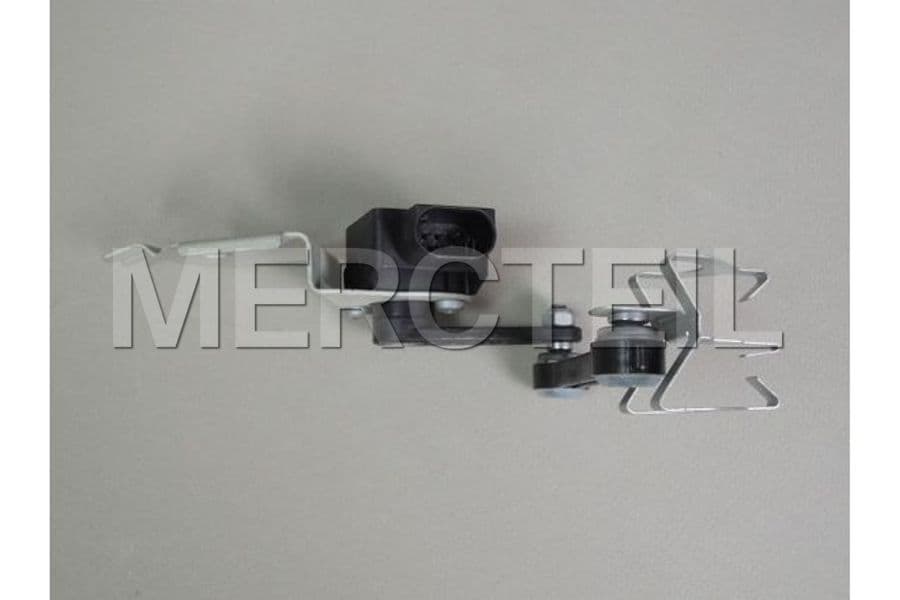 Buy the spare part Mercedes-Benz A2059056901 turning angle pickup