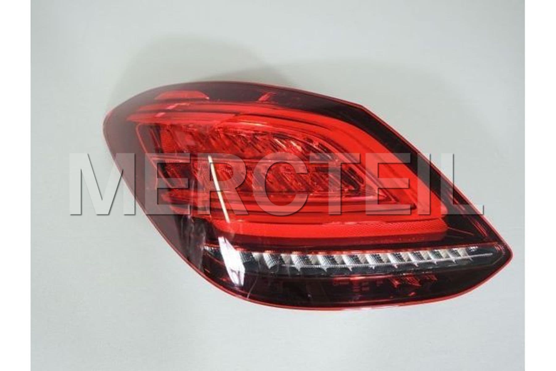 Buy the spare part Mercedes-Benz A2059064703 rear lamp combination