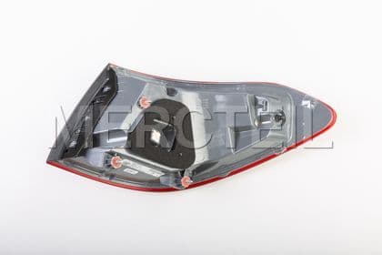 Buy the spare part Mercedes-Benz A2059065100 rear lamp combination