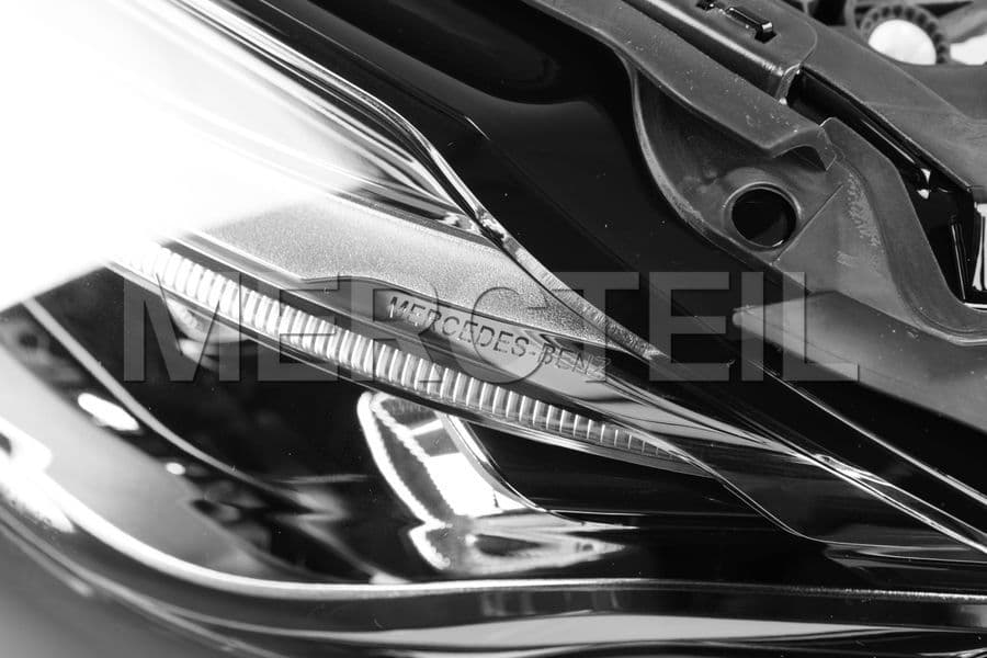 Buy the spare part Mercedes-Benz A2059065404 headlamp unit