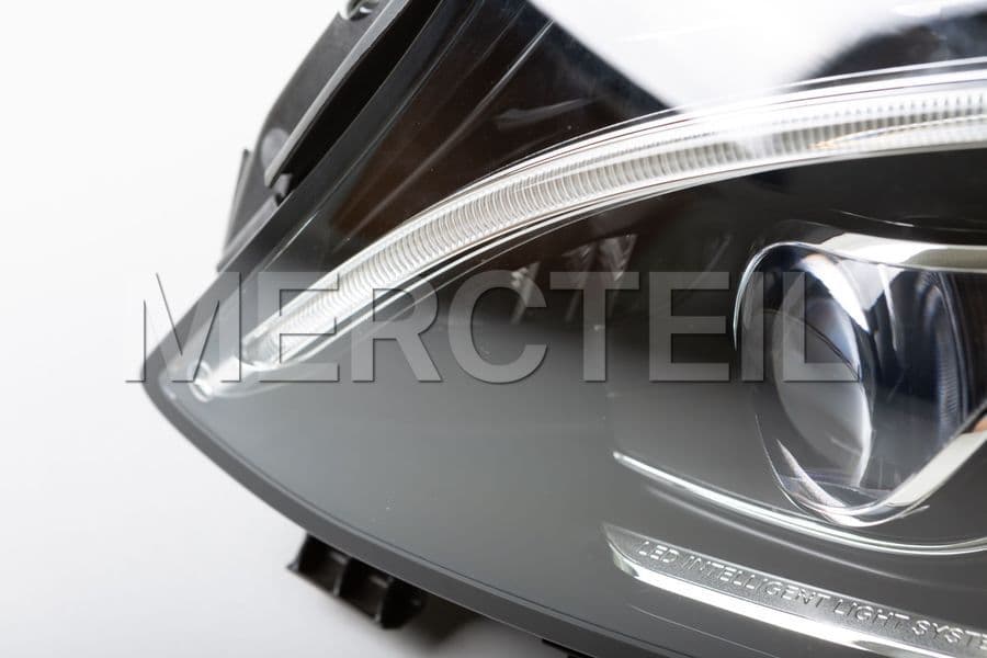 Buy the spare part Mercedes-Benz A2059067902 headlamp unit