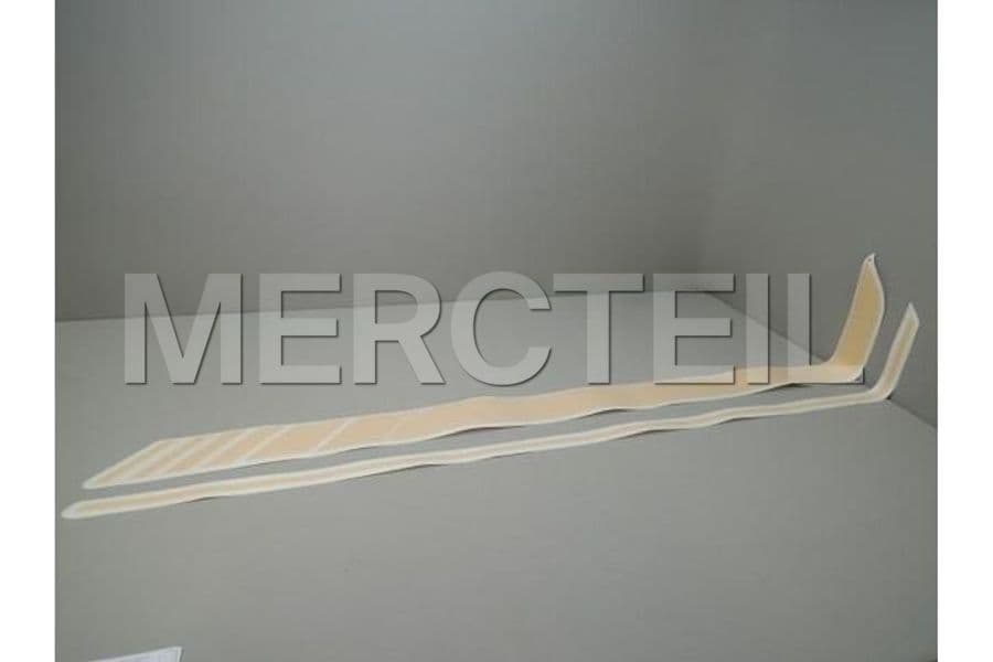 Buy the spare part Mercedes-Benz A2059870700 trim strip