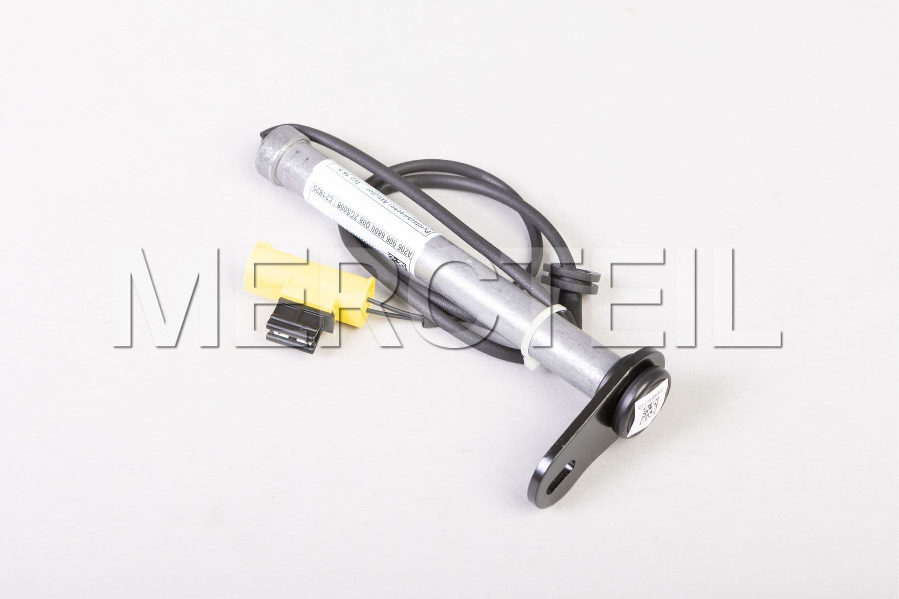 Buy the spare part Mercedes-Benz A2069066800 actuator