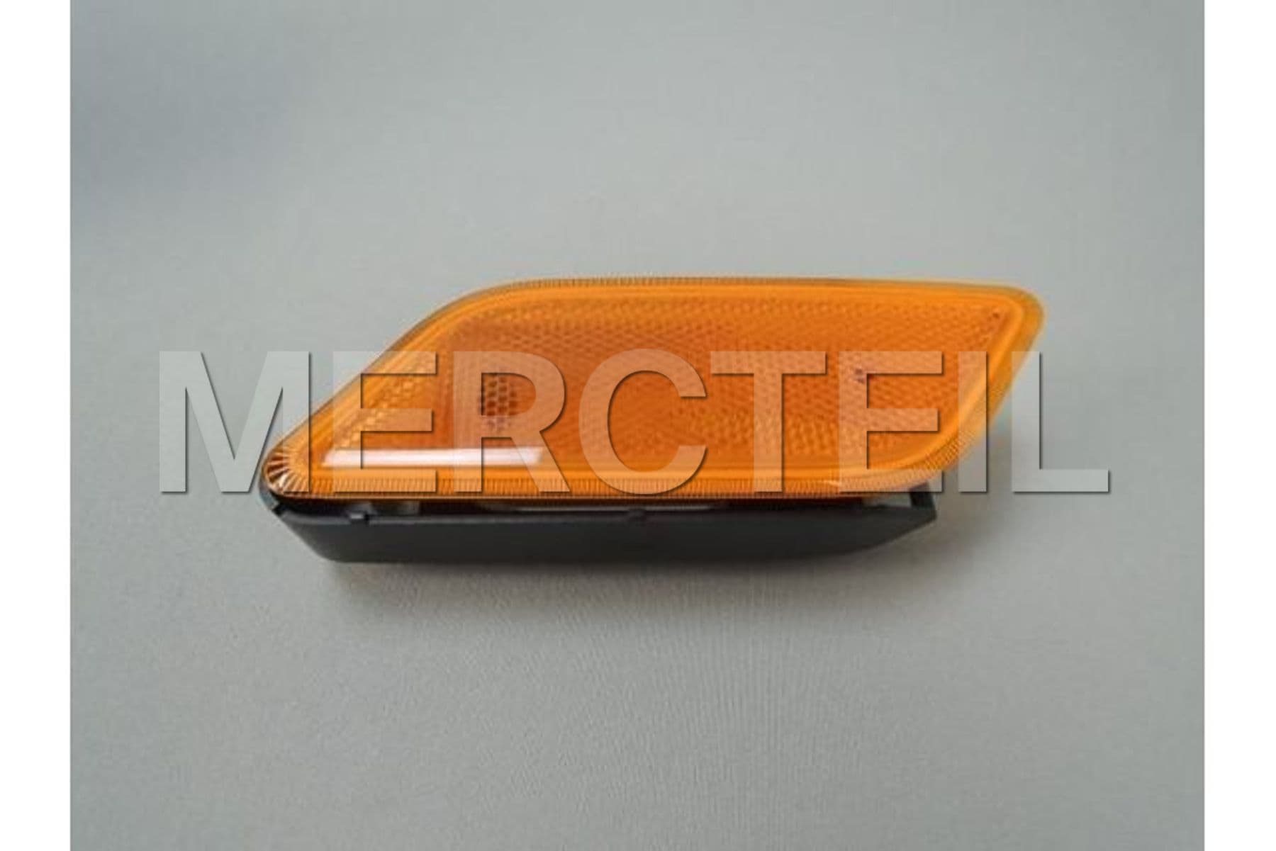 Buy the spare part Mercedes-Benz A2078200321 blinker lamp