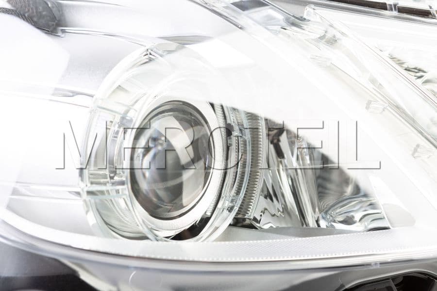 Buy the spare part Mercedes-Benz A2078200639 headlamp unit
