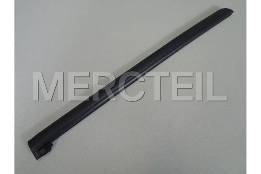 Buy the spare part Mercedes-Benz A2096700439 sealing frame