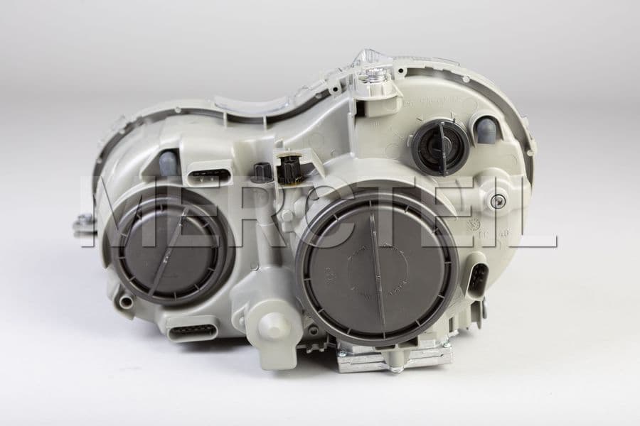 Buy the spare part Mercedes-Benz A2098203861 lighting unit
