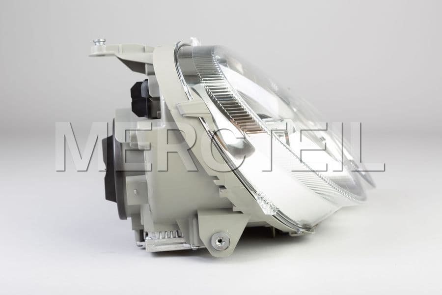 Buy the spare part Mercedes-Benz A2098203861 lighting unit