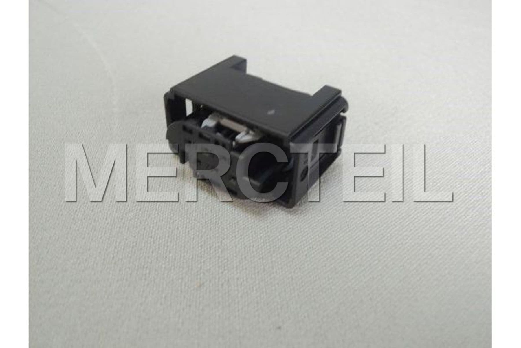 Buy the spare part Mercedes-Benz A2105403681 plug housing