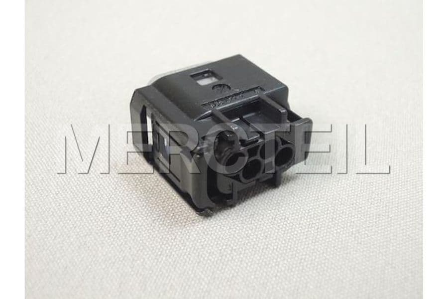 Buy the spare part Mercedes-Benz A2105404381 plug socket