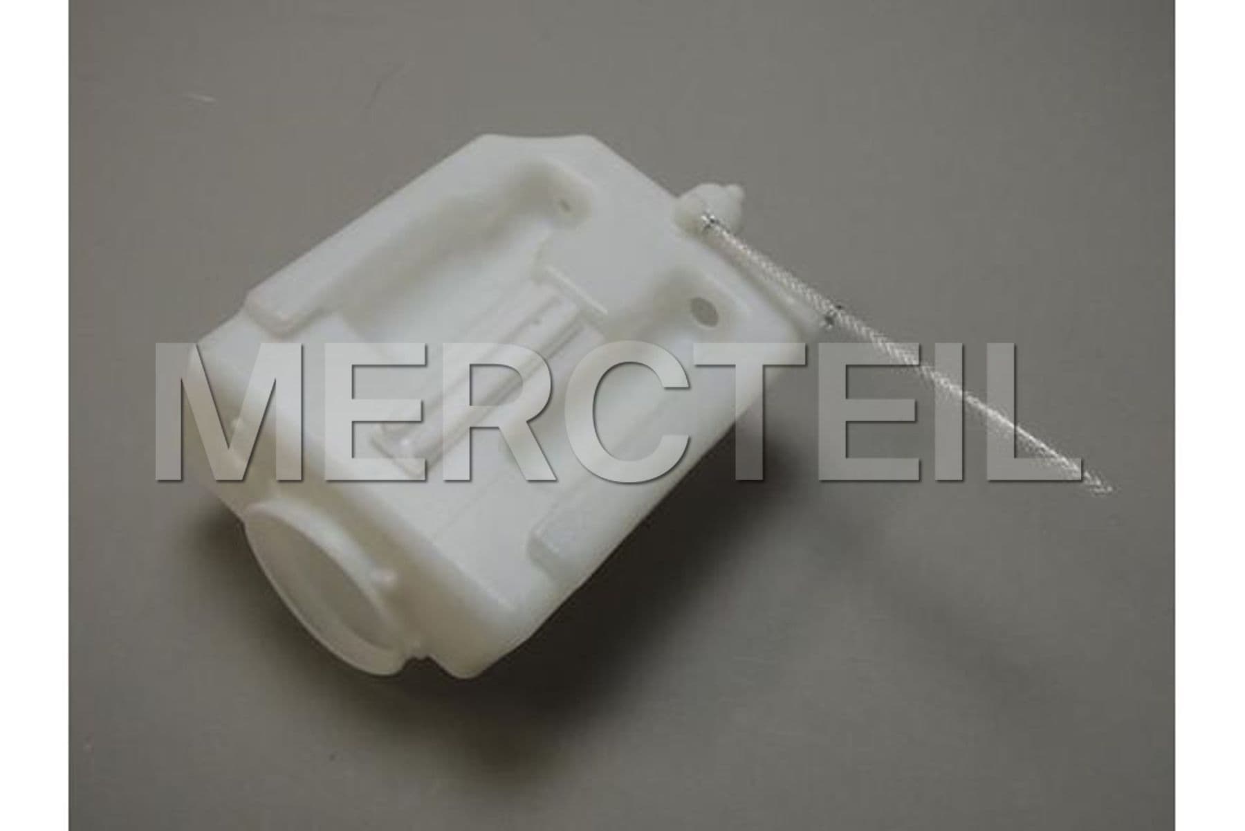 Buy the spare part Mercedes-Benz A2108691220 reservoir