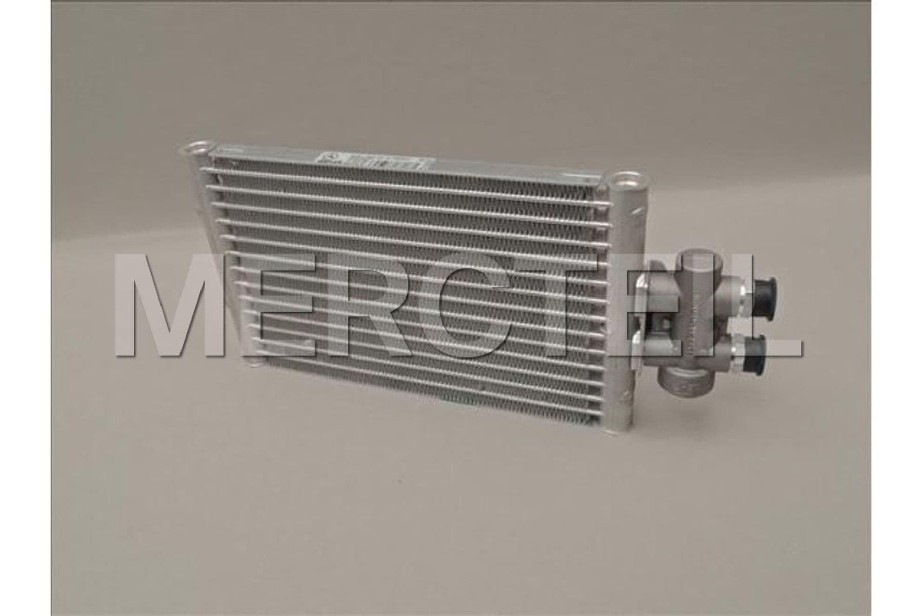 Buy the spare part Mercedes-Benz A2115000200 kuehler