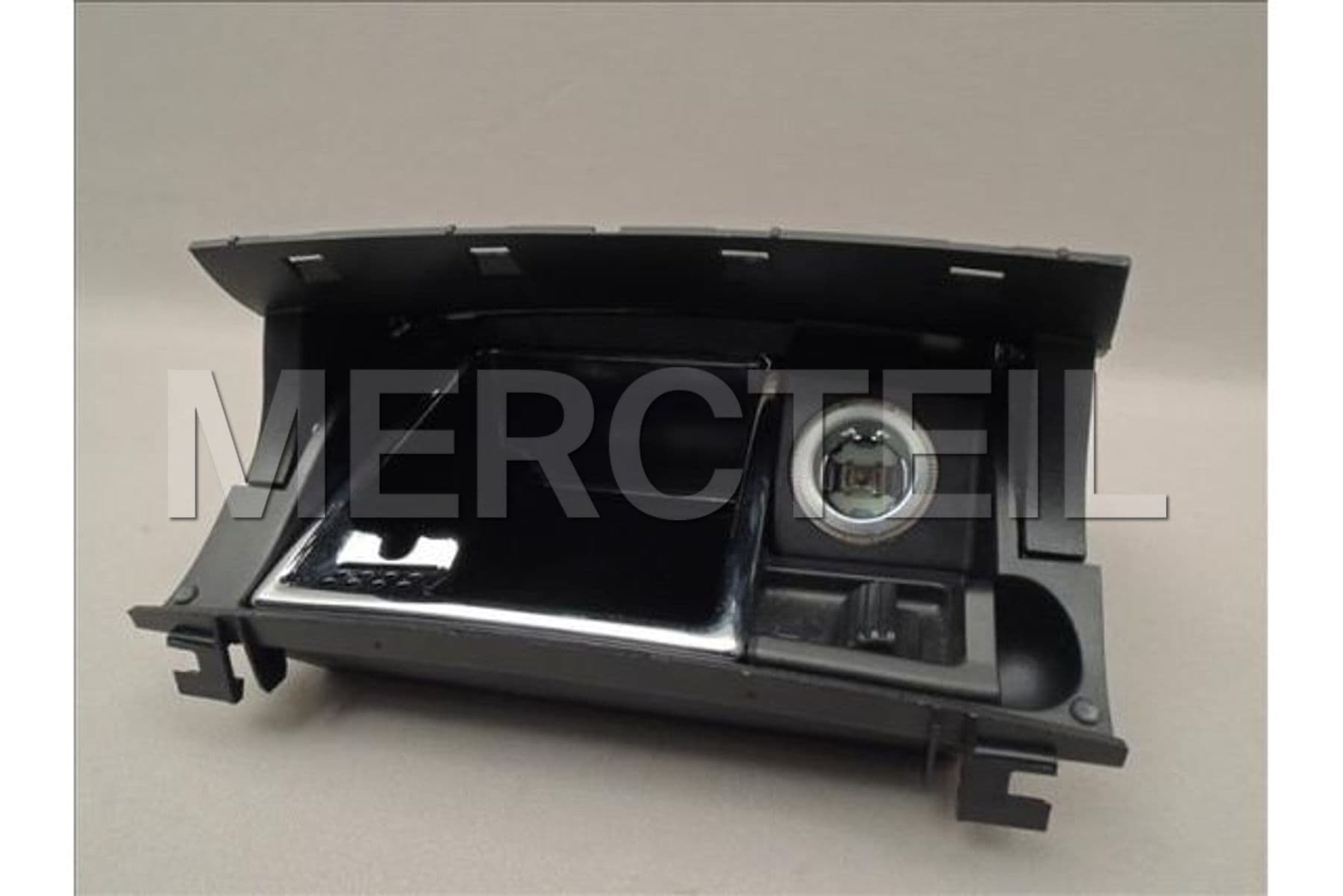 Buy the spare part Mercedes-Benz A2116800650 housing
