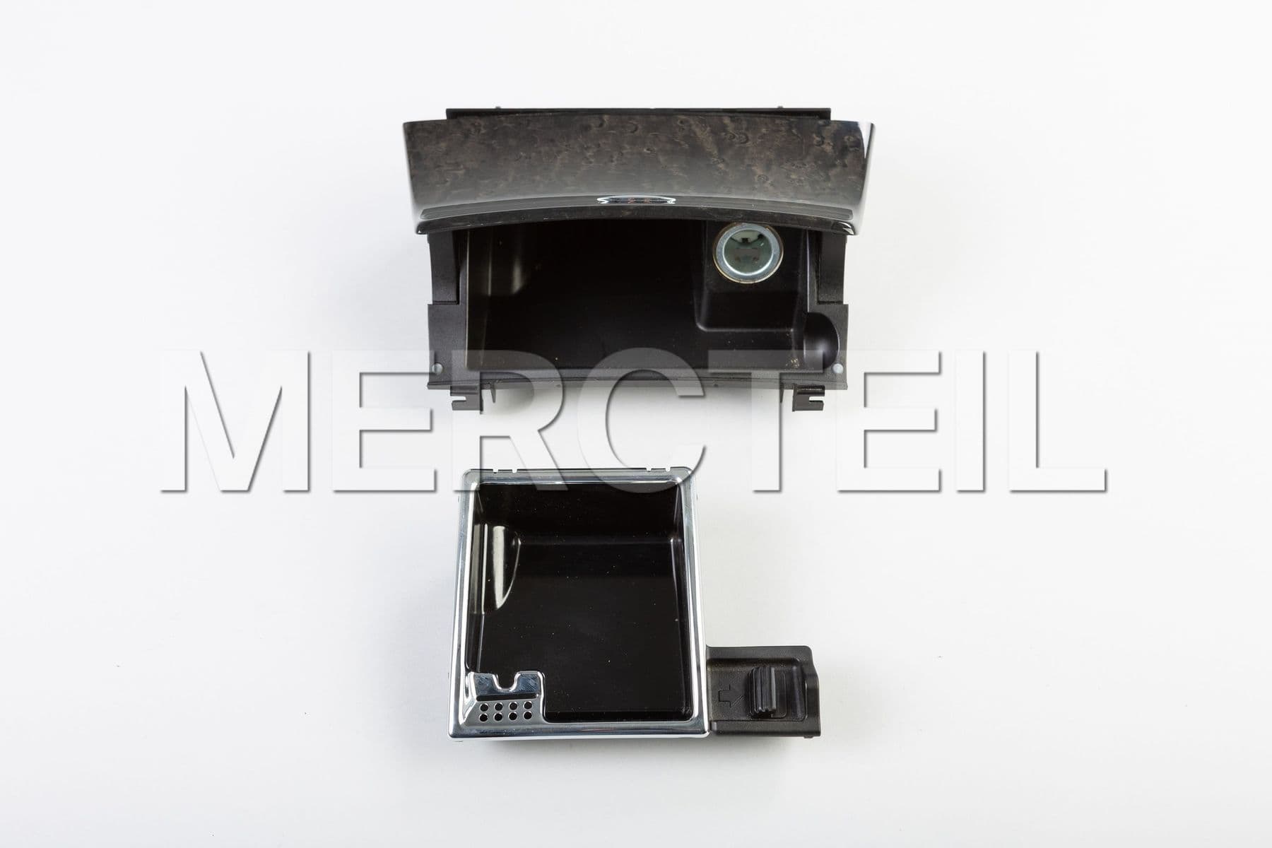 Buy the spare part Mercedes-Benz A2116800650 housing