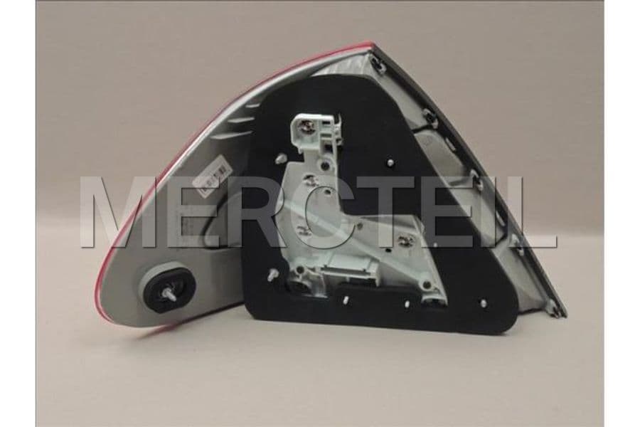 Buy the spare part Mercedes-Benz A2118202464 tail lamp
