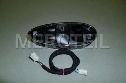 Buy the spare part Mercedes-Benz A2118213679 switch