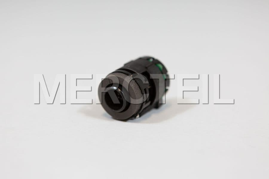 Buy the spare part Mercedes-Benz A2118300272 temperature sensor