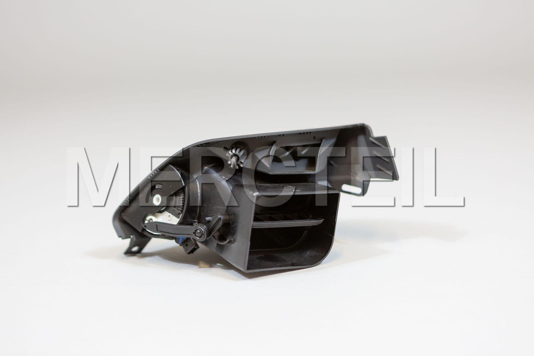 Buy the spare part Mercedes-Benz A21183011549116 nozzle