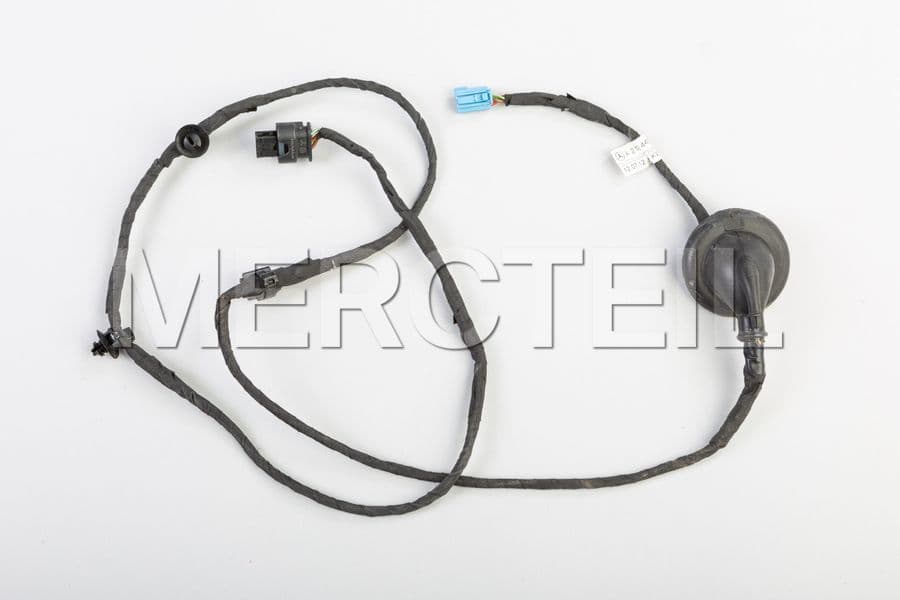 Buy the spare part Mercedes-Benz A2124405058 electrical wiring harness