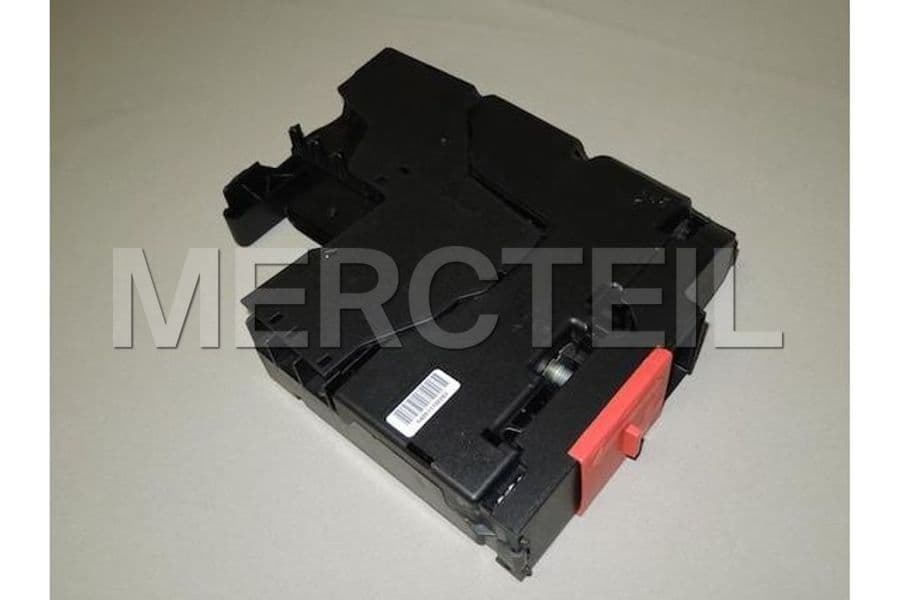 Buy the spare part Mercedes-Benz A2125407050 fuse box