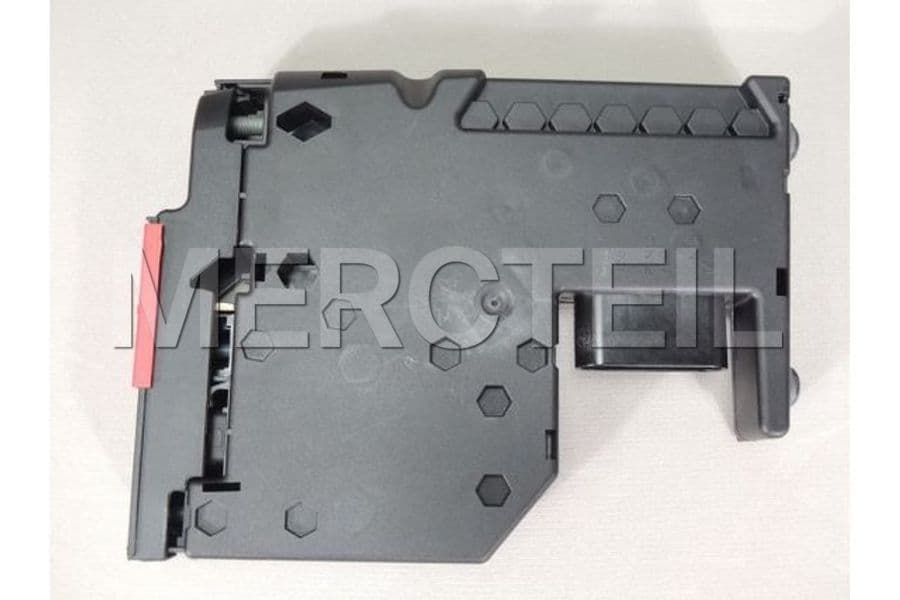 Buy the spare part Mercedes-Benz A2125407150 fuse box