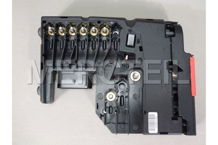 Buy the spare part Mercedes-Benz A2125407150 fuse box