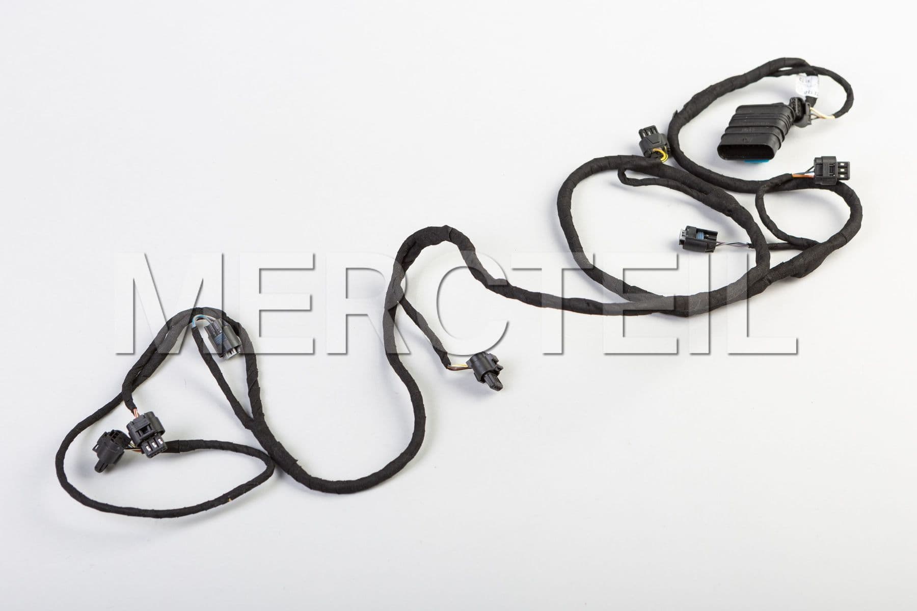 Buy the spare part Mercedes-Benz A2125407313 cable harness