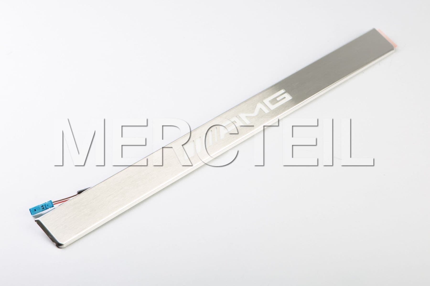 Buy the spare part Mercedes-Benz A2126802735 cover rail