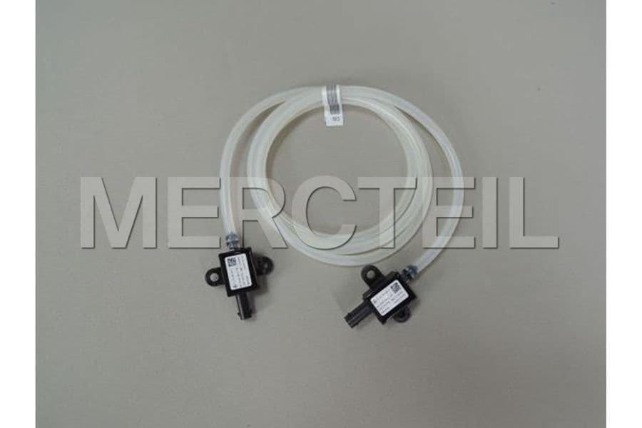 Buy the spare part Mercedes-Benz A2129056501 pressure sensor