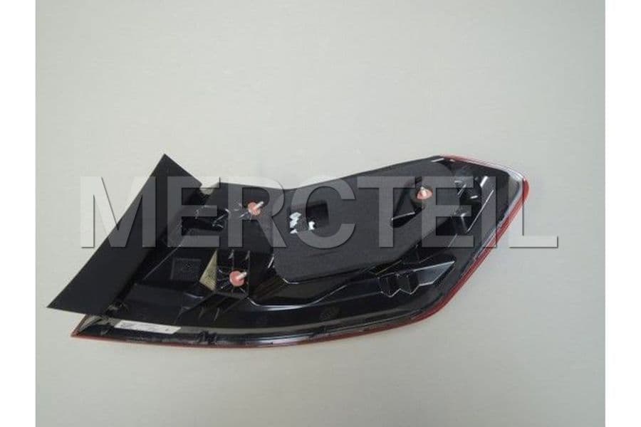 Buy the spare part Mercedes-Benz A2129060703 rear lamp combination