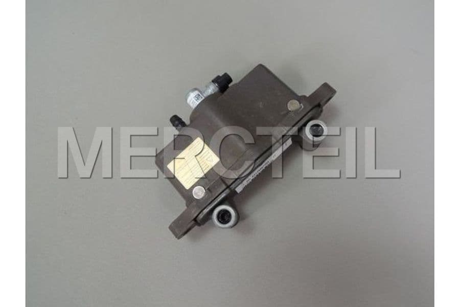 Buy the spare part Mercedes-Benz A2129067701 actuator