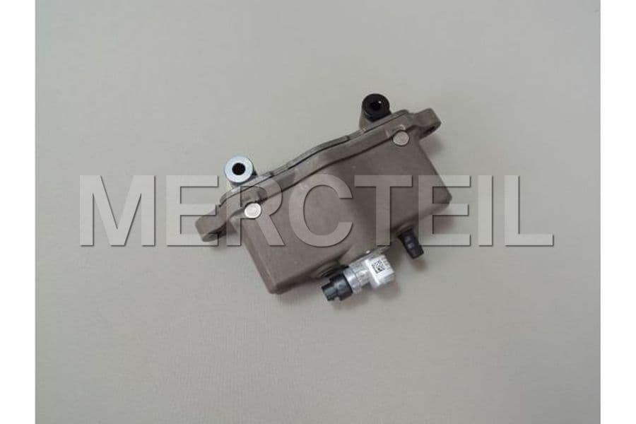 Buy the spare part Mercedes-Benz A2129067801 actuator