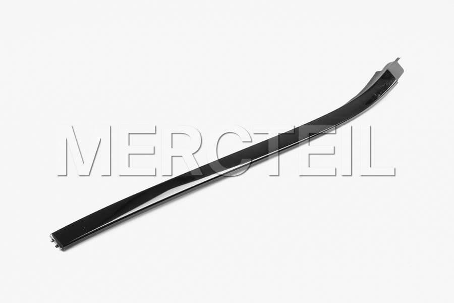 Buy the spare part Mercedes-Benz A2136901282 water deflector