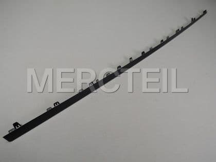 Buy the spare part Mercedes-Benz A2136982100 moulding