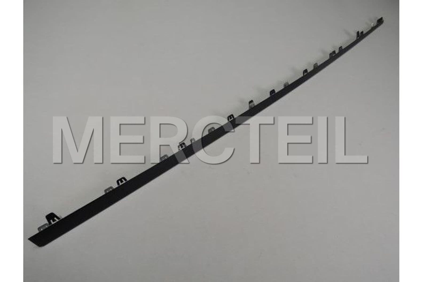 Buy the spare part Mercedes-Benz A2136982100 moulding