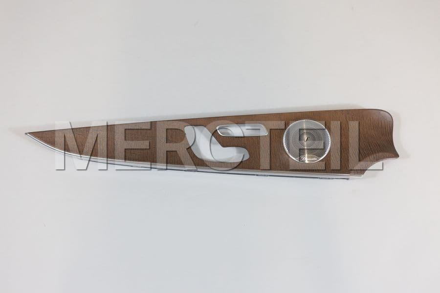 Buy the spare part Mercedes-Benz A2137204302 moulding