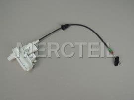 Buy the spare part Mercedes-Benz A2137600400 electrical closing aid
