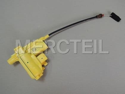 Buy the spare part Mercedes-Benz A2137600600 electrical closing aid