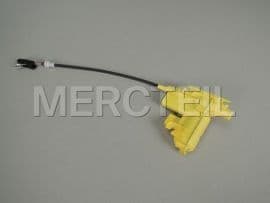 Buy the spare part Mercedes-Benz A2137601400 electrical closing aid