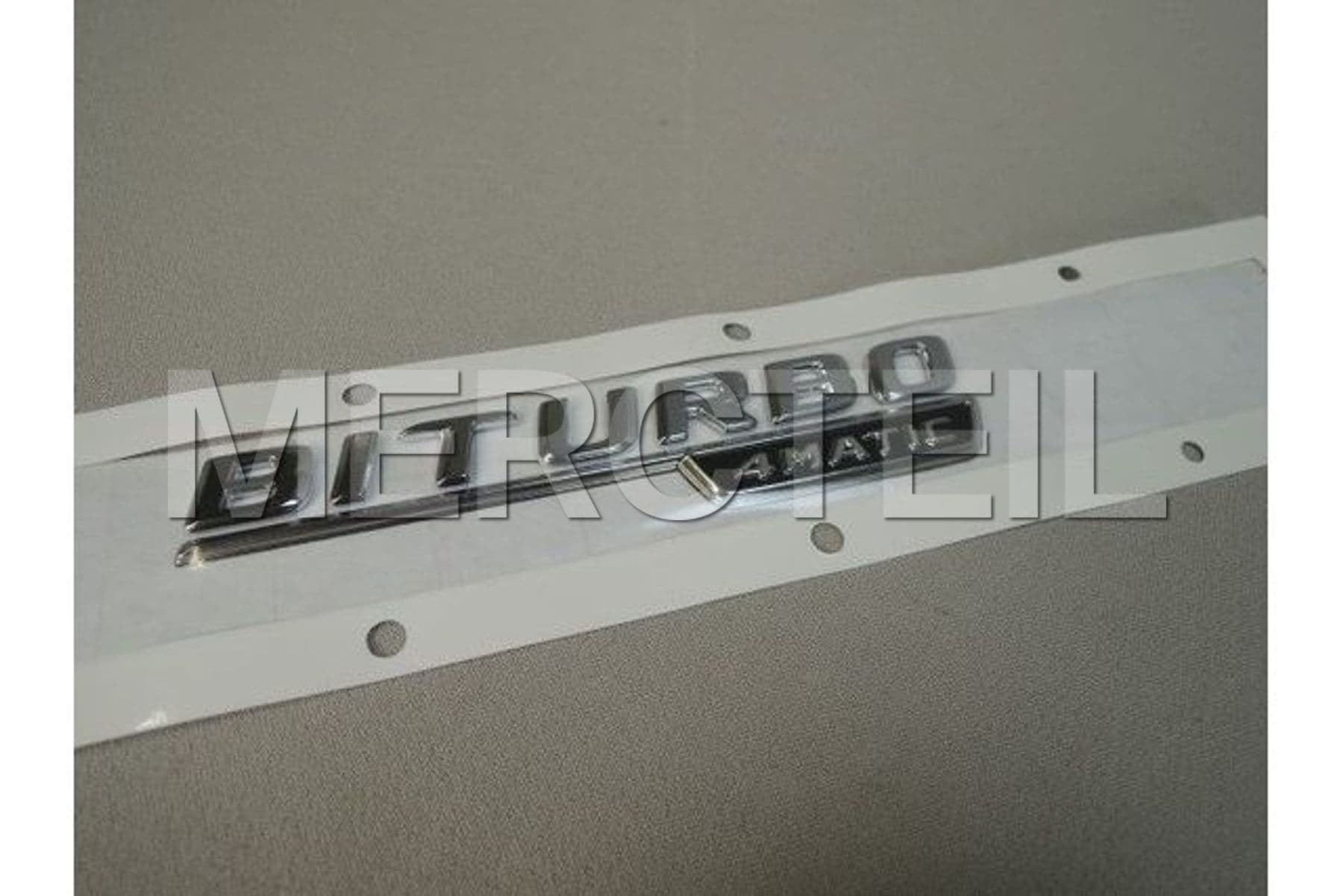 Buy the spare part Mercedes-Benz A2138179100 model plate