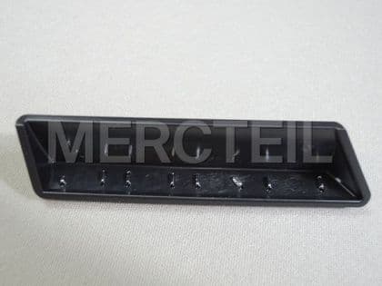 Buy the spare part Mercedes-Benz A2138179600 model plate