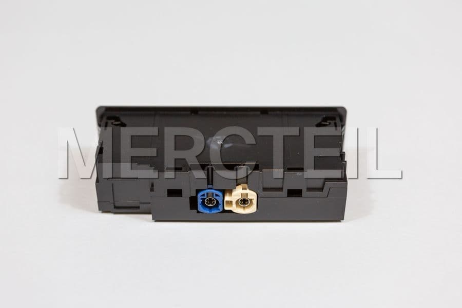 Buy the spare part Mercedes-Benz A2138200400 connection unit